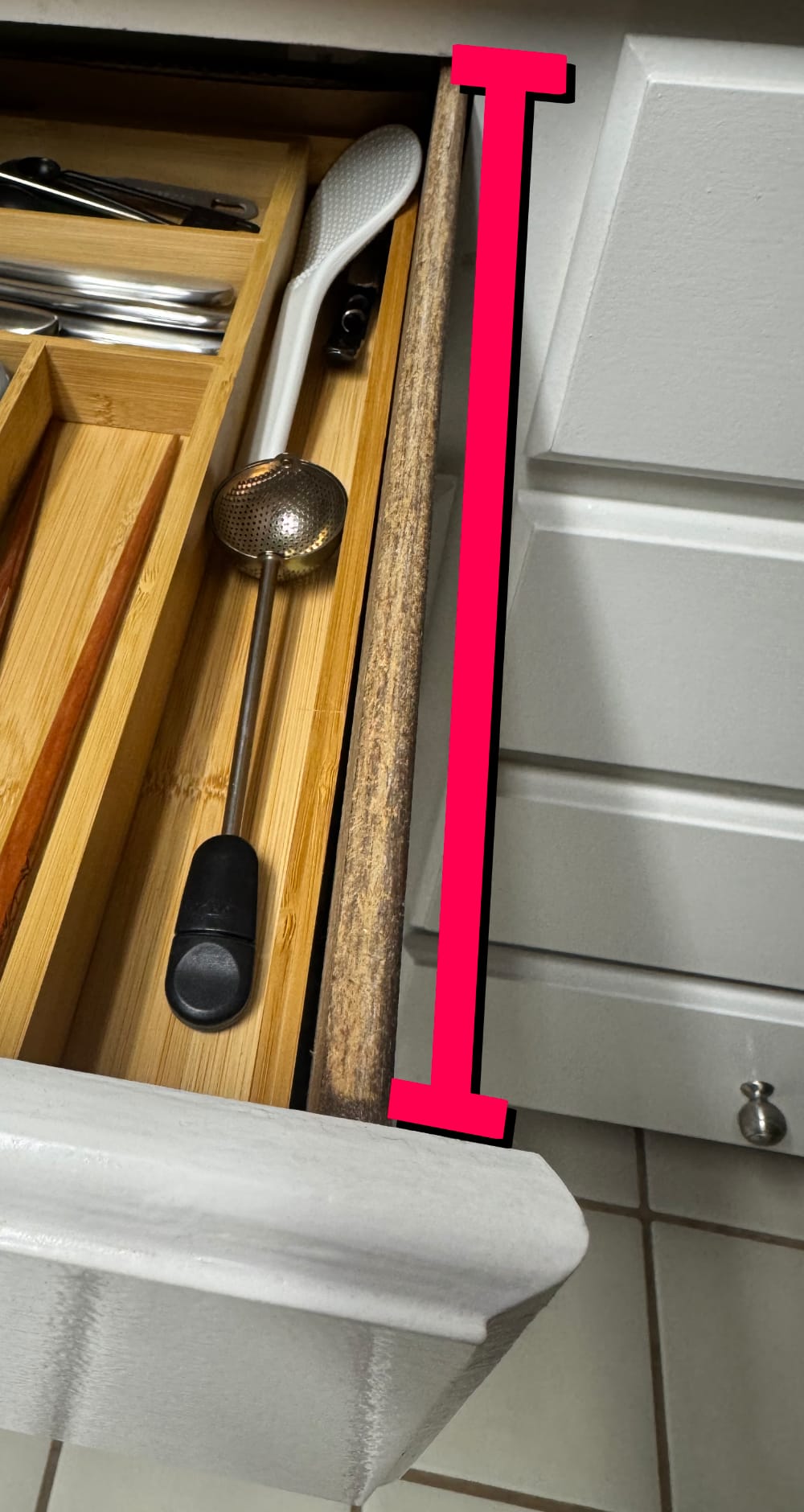 Stop pulling your wooden kitchen drawers out onto your feet with this ...